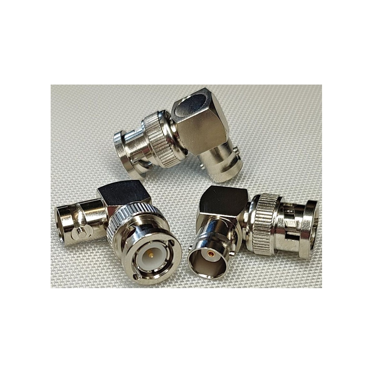 BNC angle connector